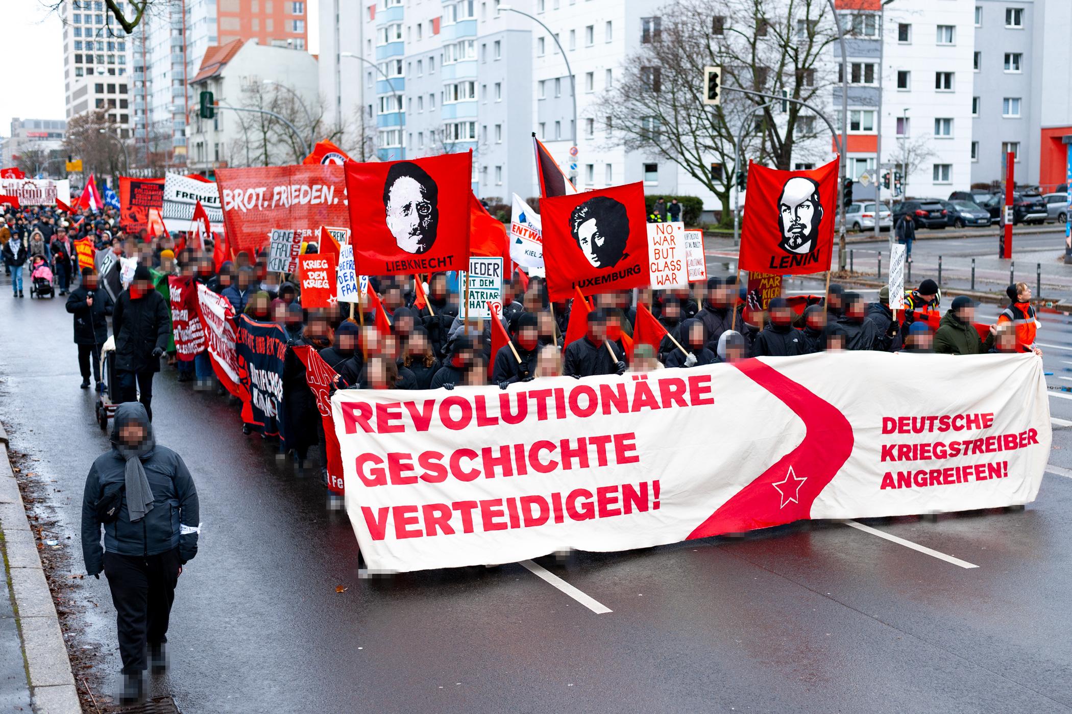 Bericht & Fotos zur Luxemburg-Liebknecht-Lenin Demo 2024 in Berlin ...