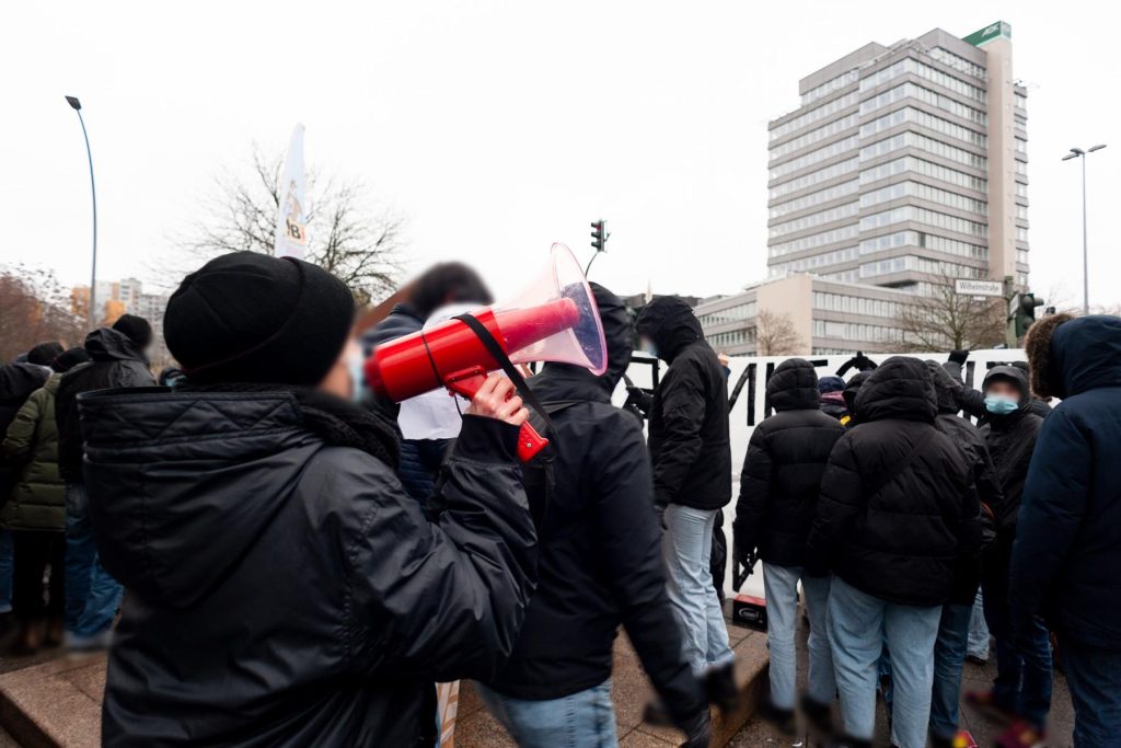 Bericht & Fotos zur Luxemburg-Liebknecht-Lenin Demo 2024 in Berlin ...